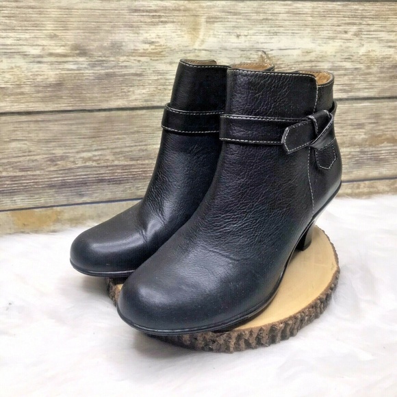 Softspots | Shoes | Softspots Black Genuine Leather 65 M Zip Up Bow ...